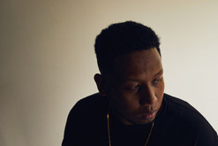 「SIMI LABへの注目が薄れて自信がなくなった」ラッパーOMSBの“孤独”とヒップホップ的“祈り”｜サイゾーpremium